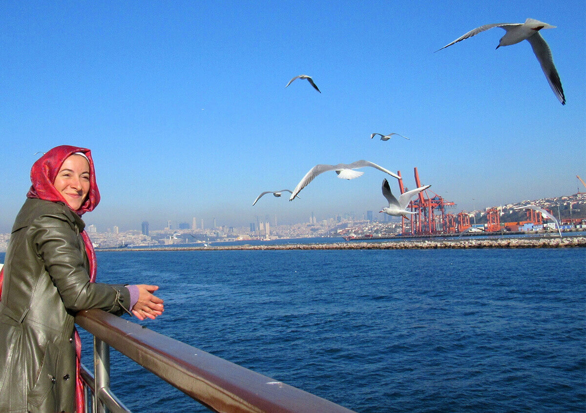Arzu Aygen kimdir? - Kitapları, Özgeçmişi, İletişim Bilgileri
